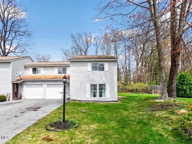 25A Woodcliffe Dr, Clifton Park, NY 12065