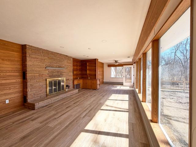 25W621 Indian Hill Woods Drive