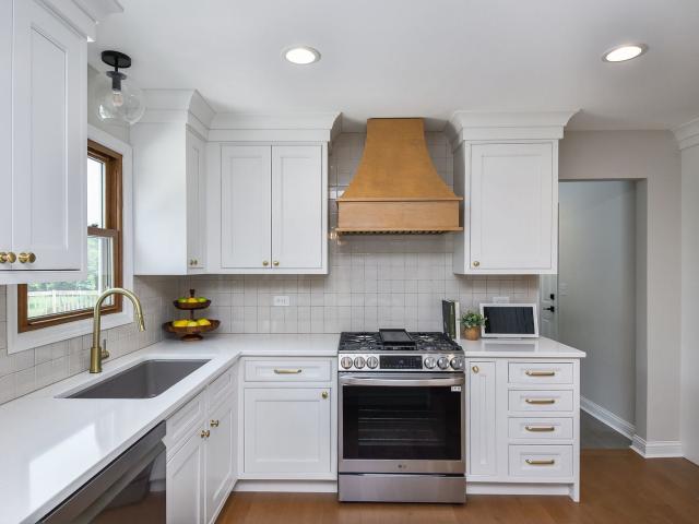 25W184 Setauket Avenue