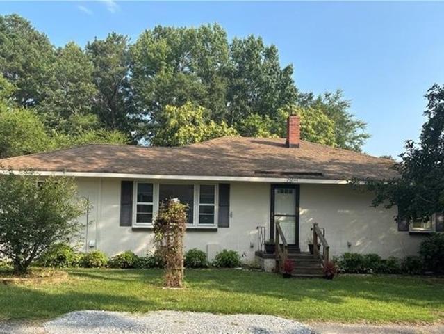 26044 Colonial St, Courtland, VA 23837