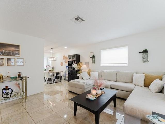 2604 NW 48th St, Tamarac, FL 33309