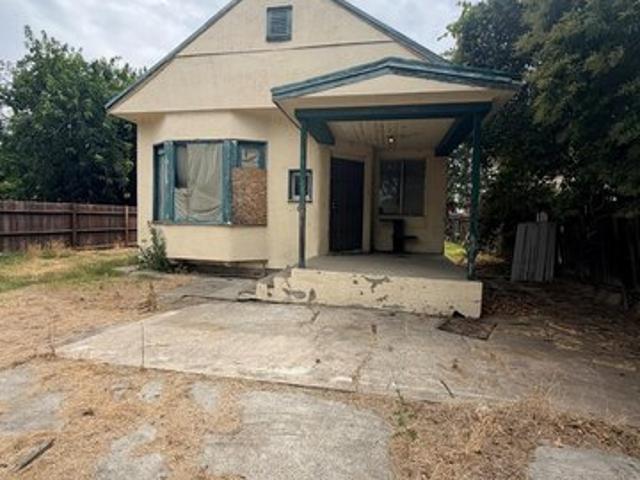 2604 N E St, Stockton, CA 95205