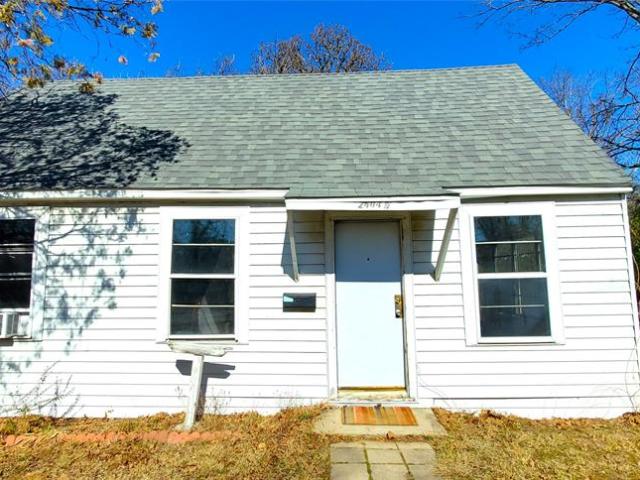 2604 N Locust Street # 100