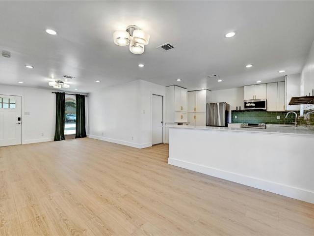 2604 Berkett Dr