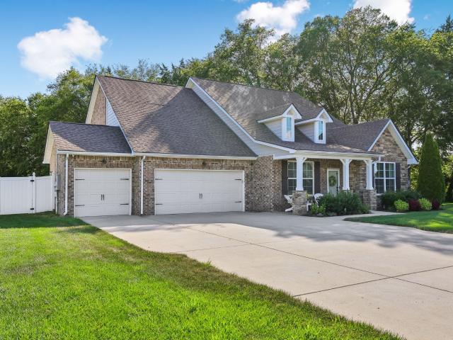 2604 Parkwood Dr