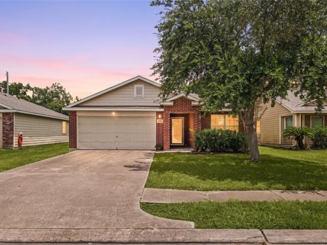 2604 Redfish Dr, Texas City, TX 77591