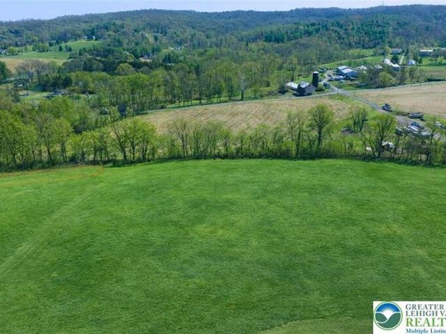 2604 Saddleback Ln, Lower Saucon Township, PA 18015