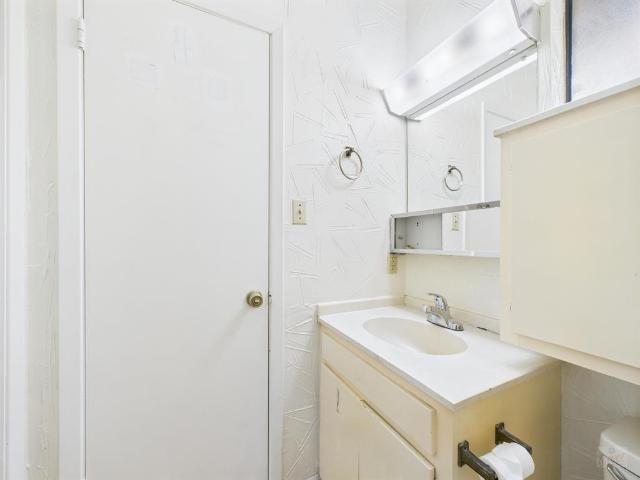 2604 Salado St # 204