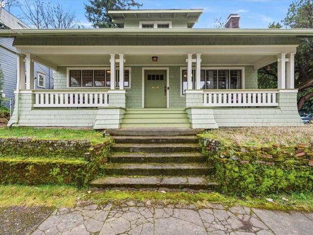2604 SE Washington St, Portland, OR 97214