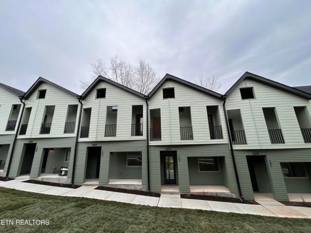 2604 Sevier Ave 103