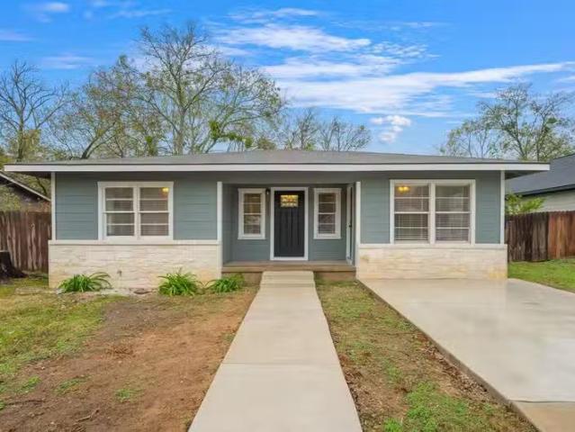 2604 Southside Dr, Bryan, TX 77803