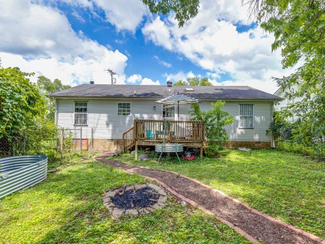 2604 Vista Ln