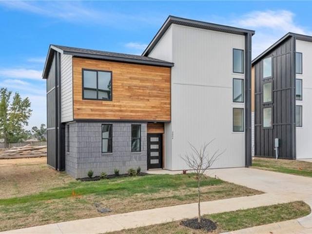 2604 W Bonnie Ln, Rogers, AR 72758