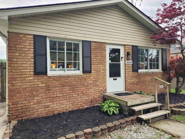 26058 Lamour St, Harrison Township, MI 48045