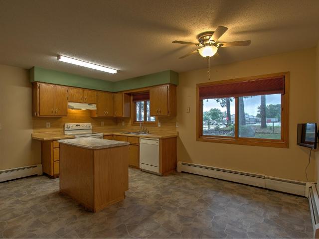 2605 Main Street S