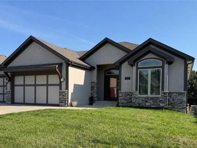 2605 NE 92nd St, Kansas City, MO 64156