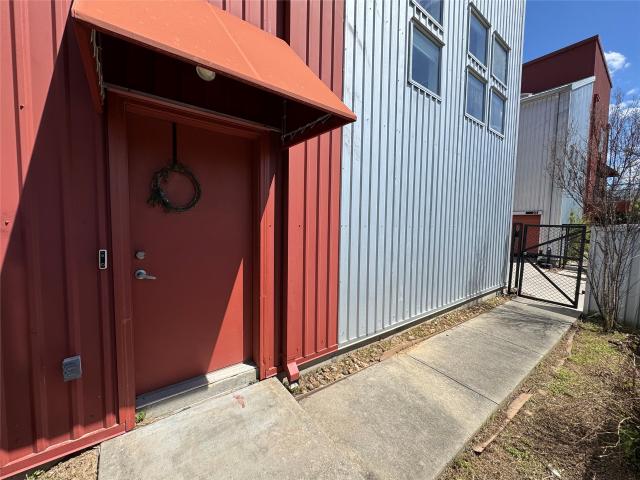 2605 Calumet 24