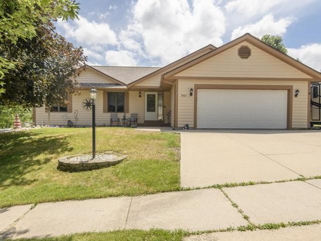 2605 Campfire Xing, Waukesha, WI 53189