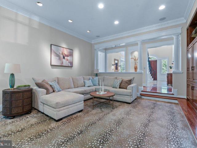 2605 Chestnut Woods Court