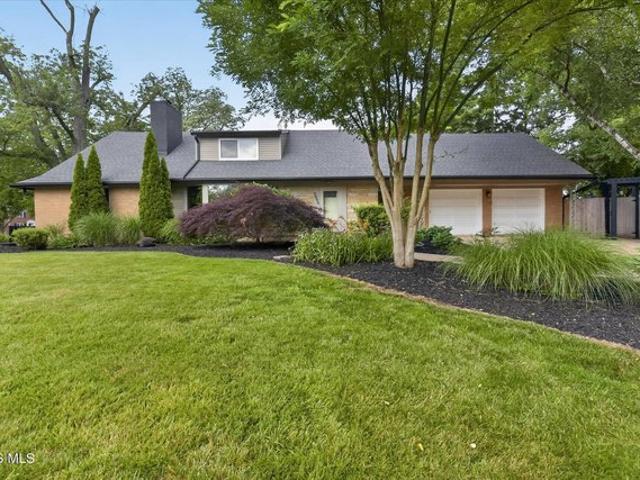 2605 Densmore Dr, Toledo, OH 43606