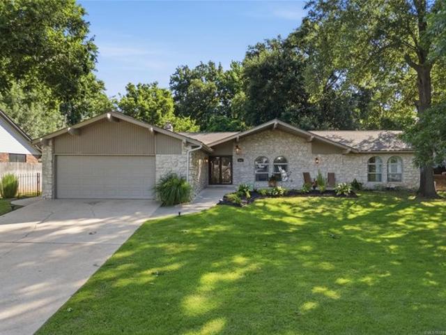 2605 E 72nd St, Tulsa, OK 74136