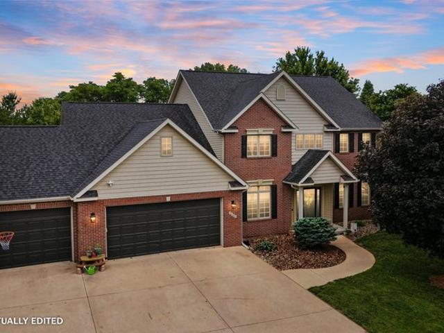 2605 Hemel Dr, Pella, IA 50219