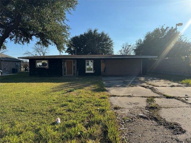 2605 Hillcrest Ave, Greenville, TX 75402