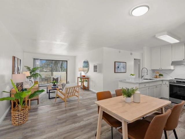 2605 Pico Pl Apt 215, San Diego, CA 92109