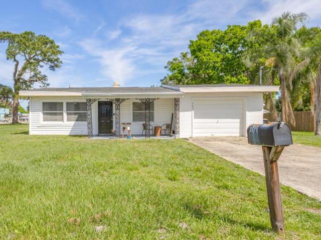 2605 Pine St NE, Palm Bay, FL 32905