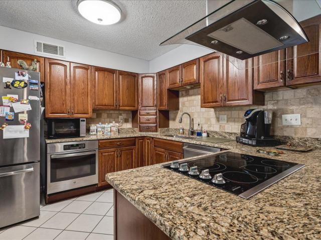 2605 surrey wood dr