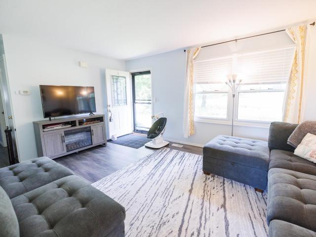2605 W Archer Lane