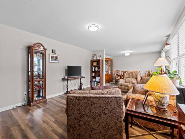 2605 Waltham Drive NE