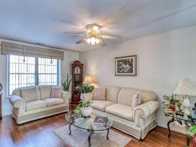 2606 Boulder Ct