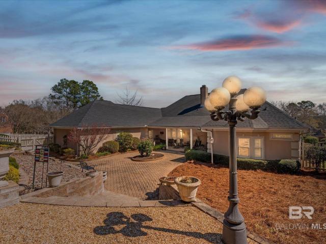 2606 E Charleston Oaks Drive