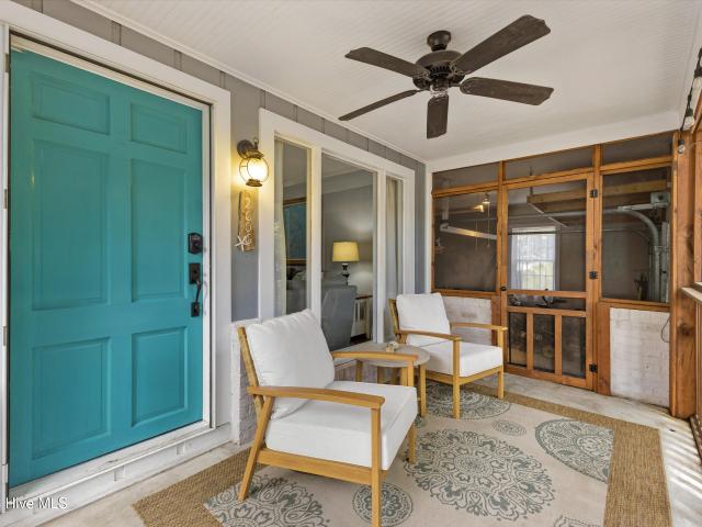 2606 E Oak Island Drive