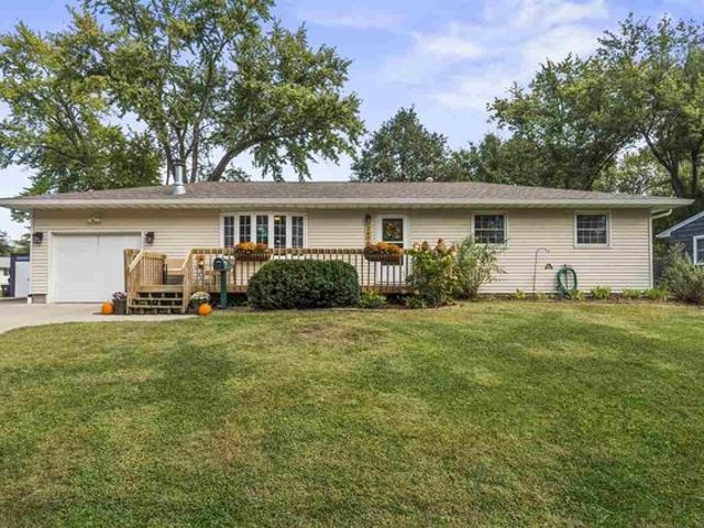 2606 Friendship St, Iowa City, IA 52245
