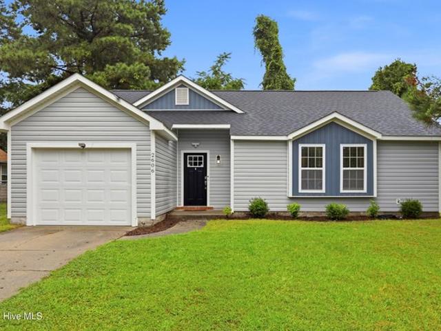 2606 Idlebrook Cir, Midway Park, NC 28544