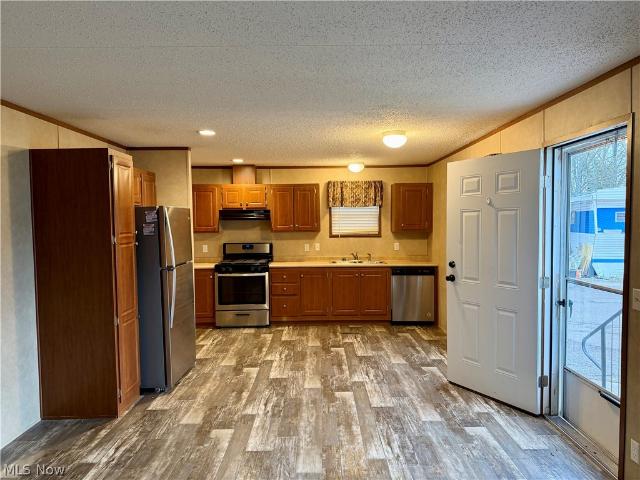 2606 Lincoln Way W 61