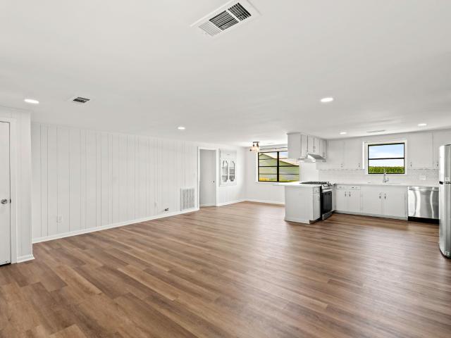 2606 Long Lane