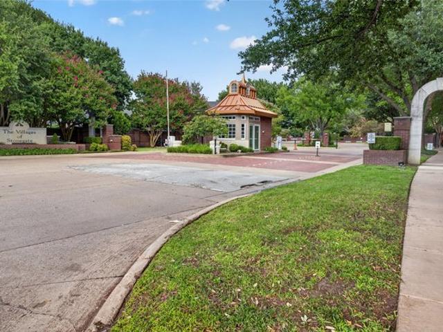 2606 Torrey Pines Dr, Fort Worth, TX 76109