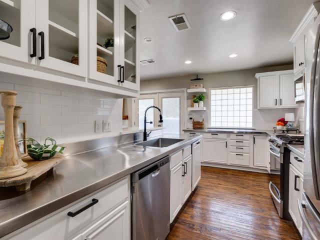 2606 Woodmere Drive
