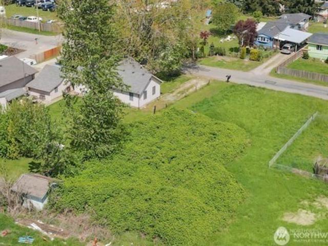 2606 16th Ave NW, Puyallup, WA 98371 | MLS #2467 | Compass