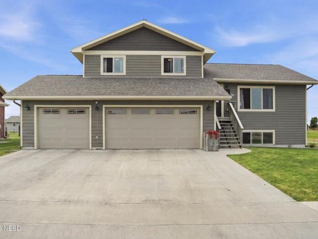 2606 10th Ave NE, Watertown, SD 57201