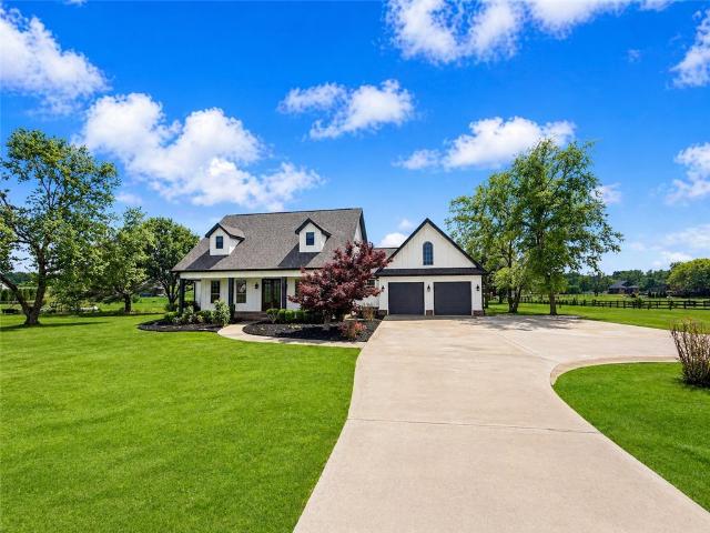 2607 Country Lane