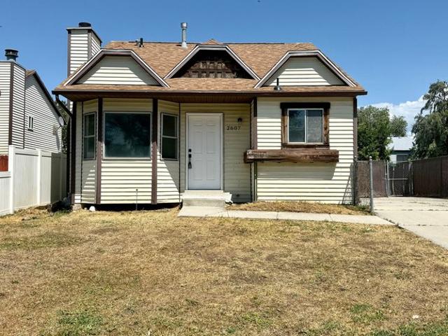 2607 S Twain Dr, Magna, UT 84044