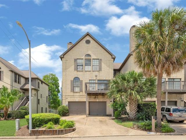 2607 Sailboat Dr, Nassau Bay, TX 77058