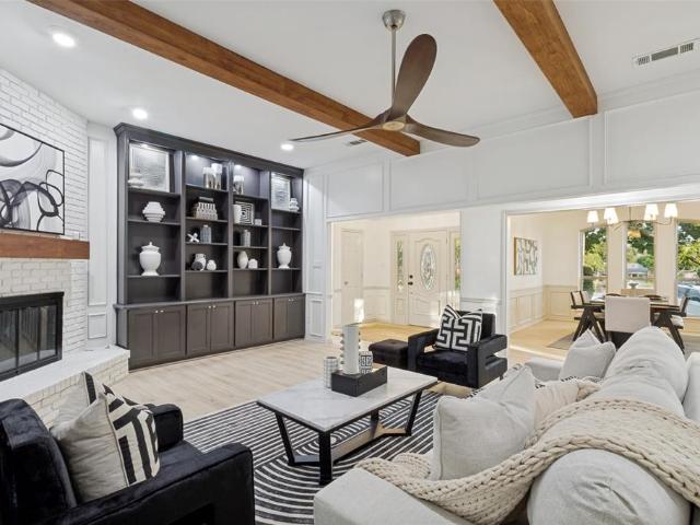 2607 Timberleaf Circle