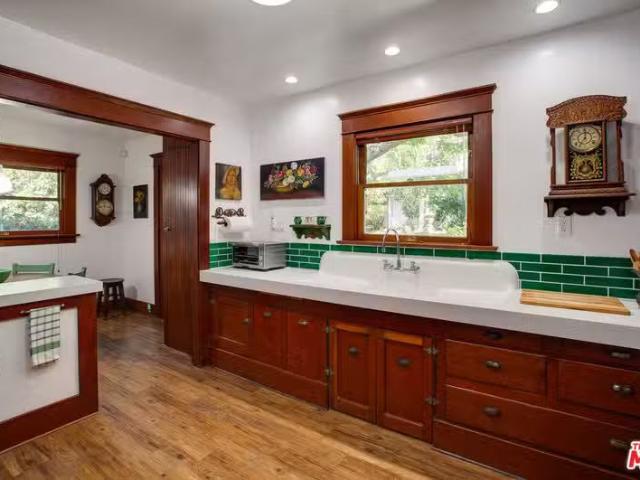 2607 6th St Houses in Santa Monica, CA