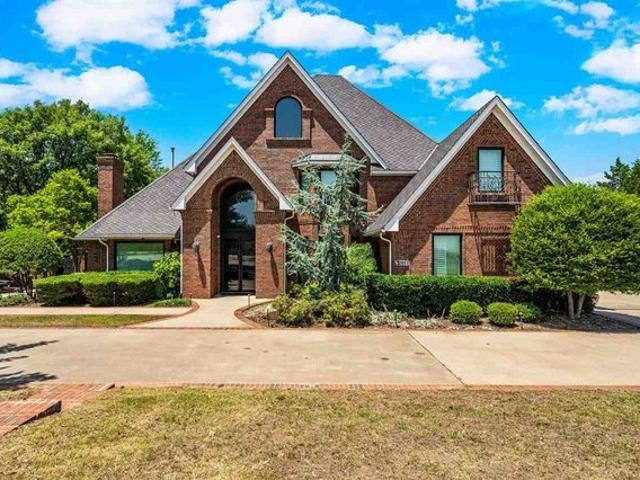 2608 NW Stone Hill Dr, Lawton, OK 73505