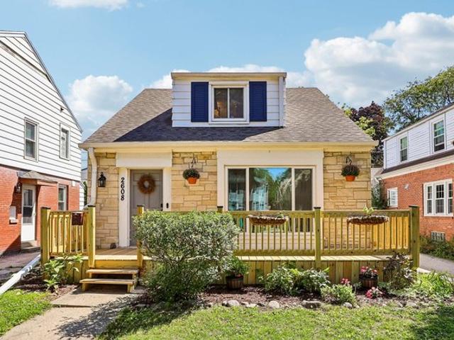 2608 N 63rd St, Wauwatosa, WI 53213